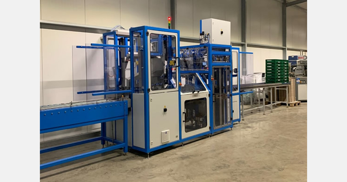 Fully automated crate unfolding machine taken into use