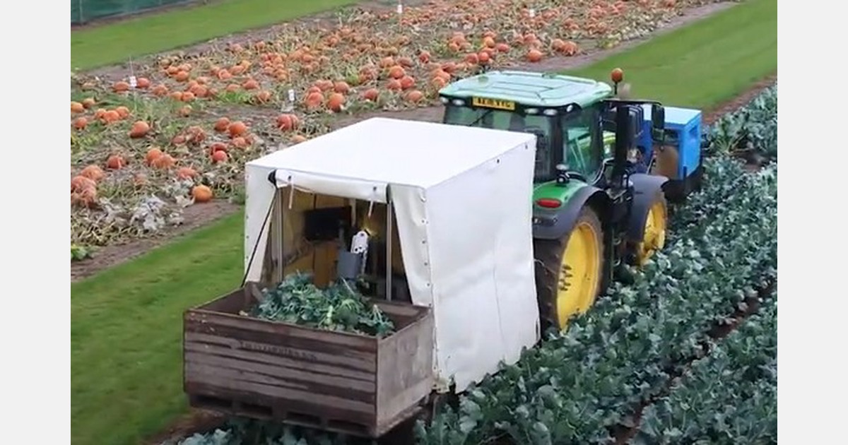 Machine builder presents harvesting robot for broccoli