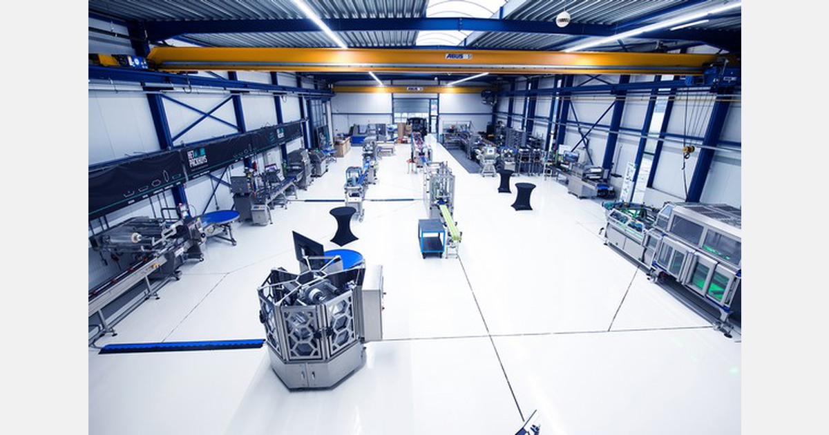 Self-developed Sepia case packer highlighted at Open Huys Days