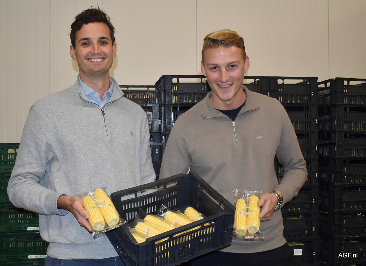 First copy of Hermans Suikermais anniversary magazine presented to ...