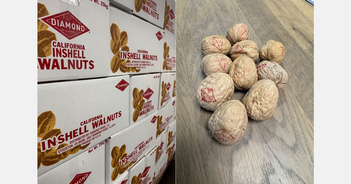 "Despite high prices, first shelled walnuts sell out quickly"