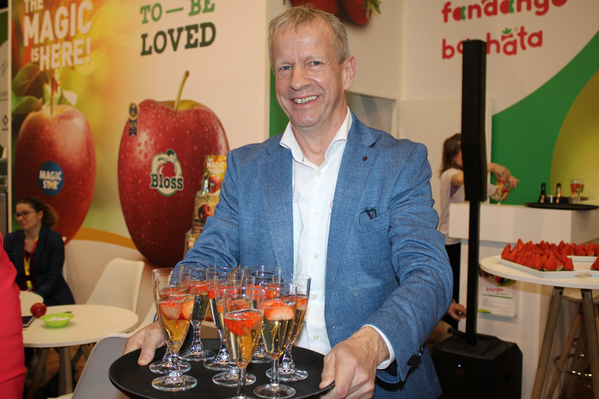 New premium strawberry variety Bachata to be marketed through Angus ...