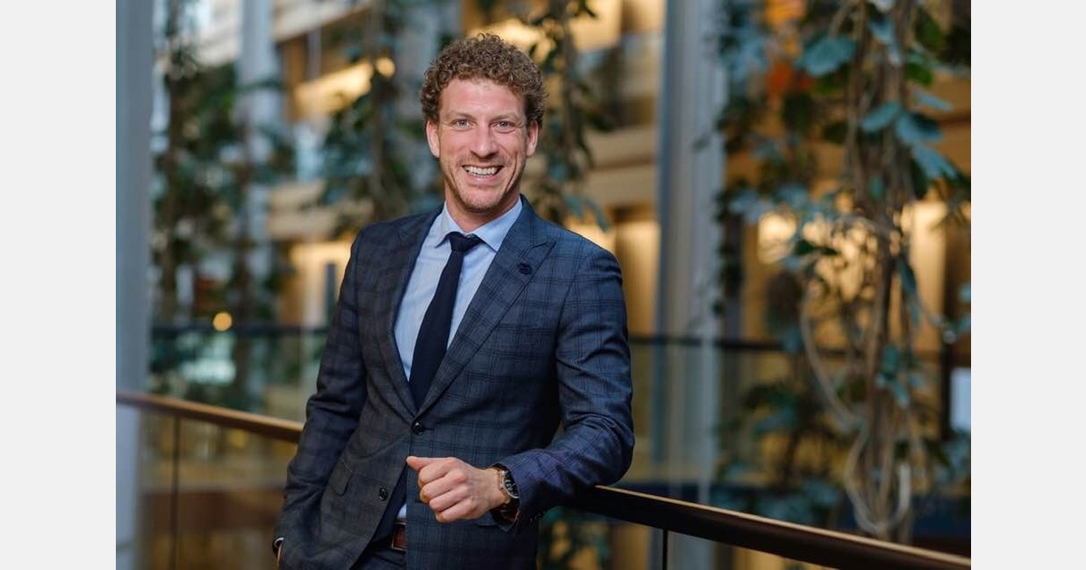 "Free market players draw the short straw for now, while contract ...