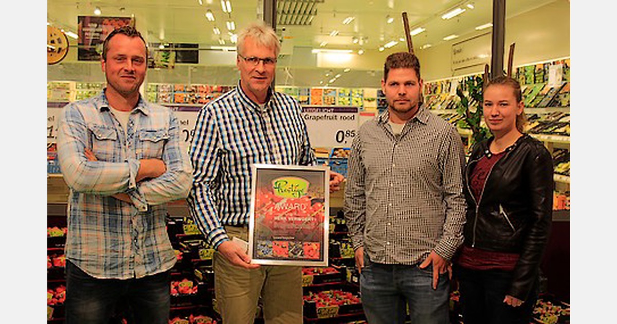 Photo report: Kick off Dutch berry season