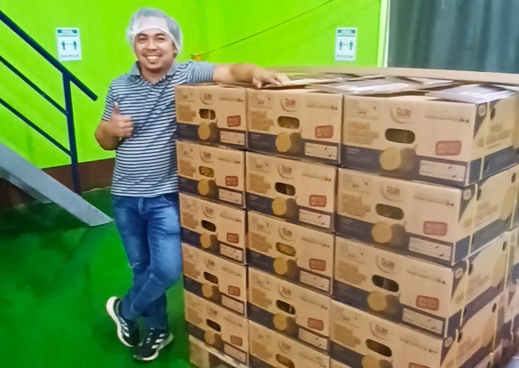 First ever arrival of Philippines durians in China