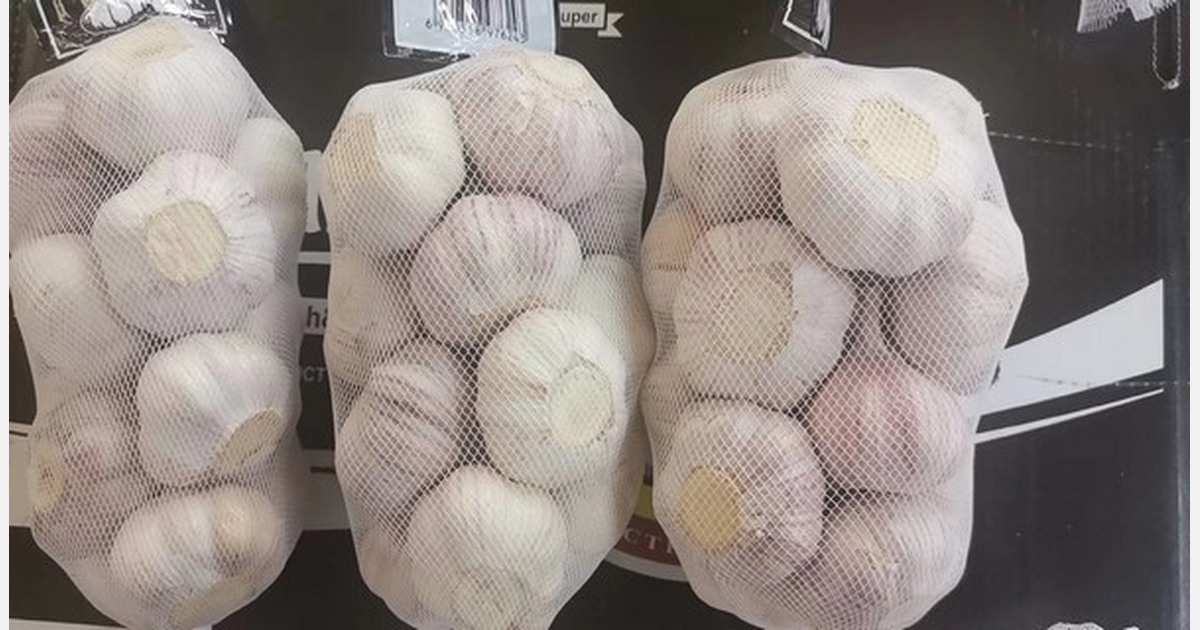 "The price of garlic has shown a generally stable trend recently"