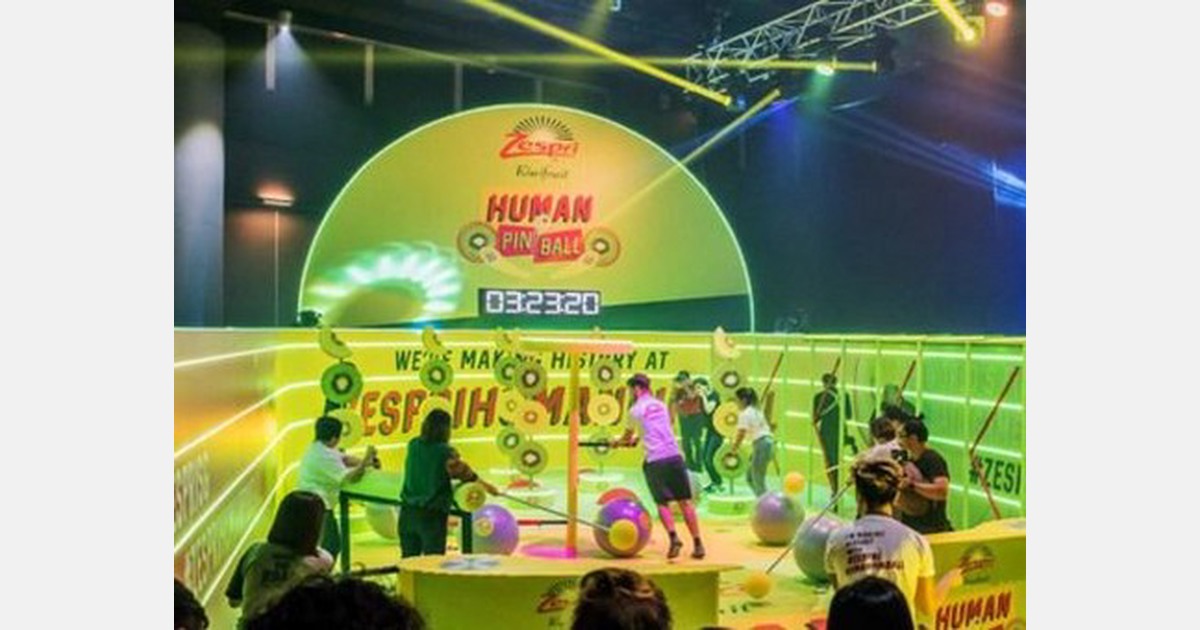 Zespri and TSLA create giant human pinball game