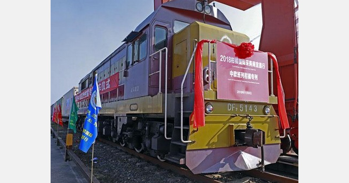 China Railway Express cold-chain train brings oranges to Europe