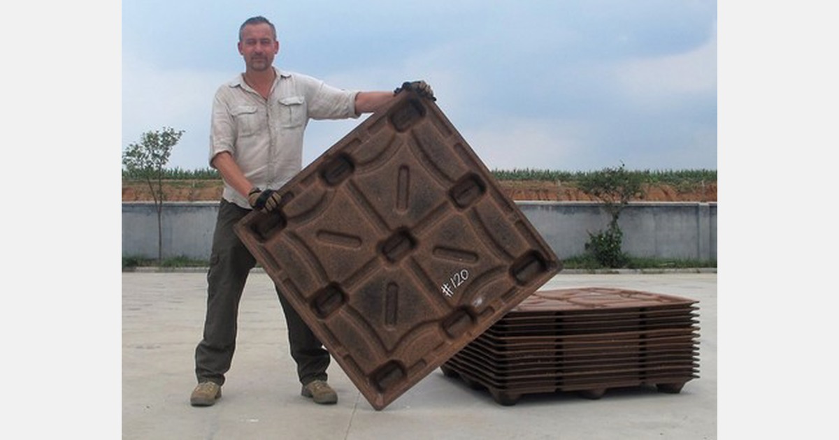 Dutch company CocoPallet uses coconuts for creation of pallets
