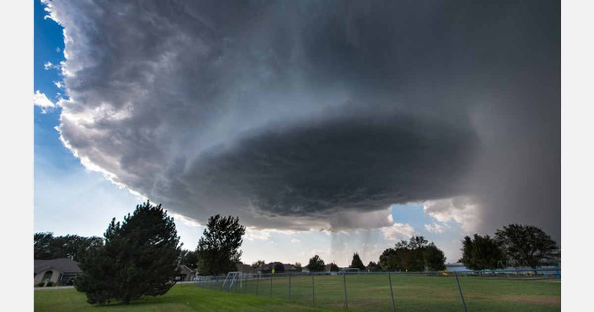 Australia: Supercells at Biloela and Rockhampton cause isolated crop damage