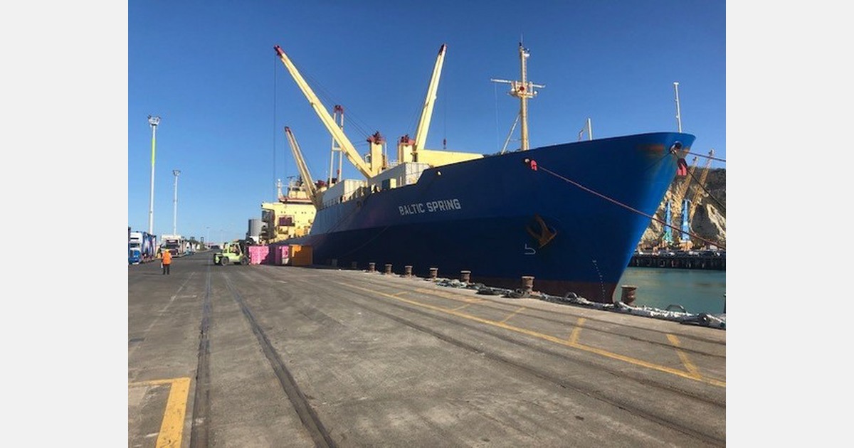 T&G Global supports NZ small businesses with apple ship charter to Europe