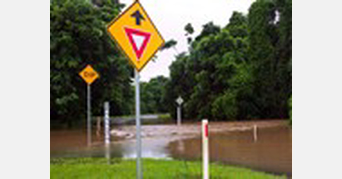 Water levels continue to rise at Nine Mile Bridge as crops are submerged