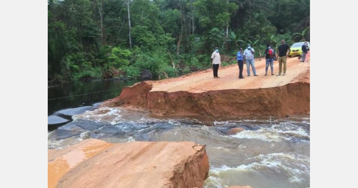 Heavy rainfall breaks up major roads in Cameroon
