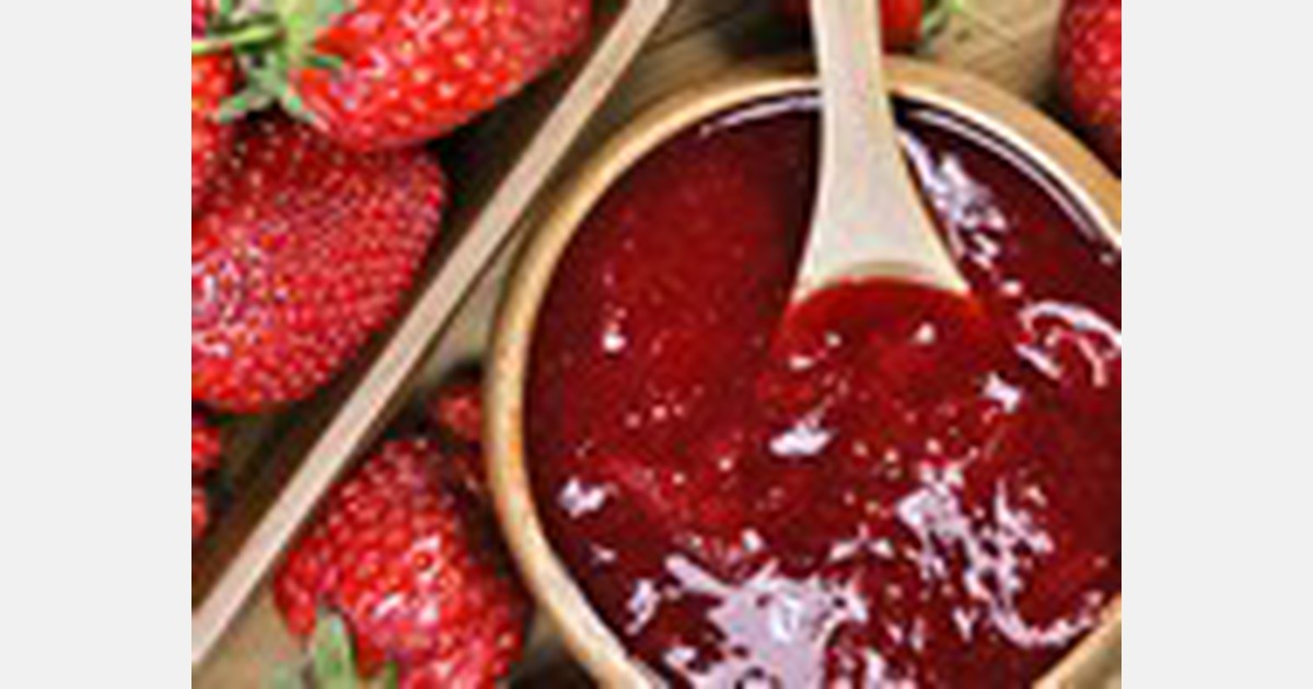 AU: strawberry grower makes 25,000 jars of jam to combat waste