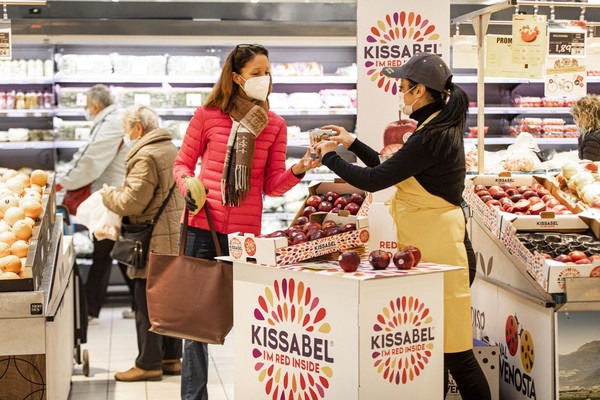 Red-fleshed Kissabel® apple closes season in Northern Hemisphere with ...