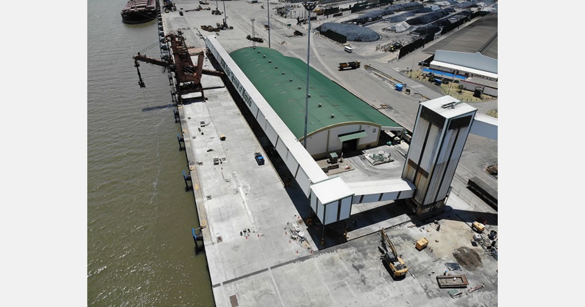 Long-awaited breakthrough as citrus is loaded from Maputo