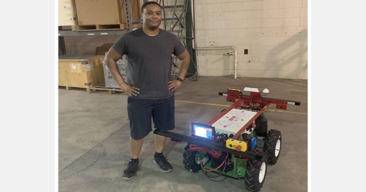 First shipment of robotic utility carts for the table grape industry