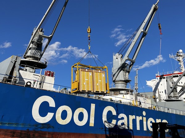 First-ever Italian charter vessel delivers Kiwifruit in time for Chinese New Year celebrations