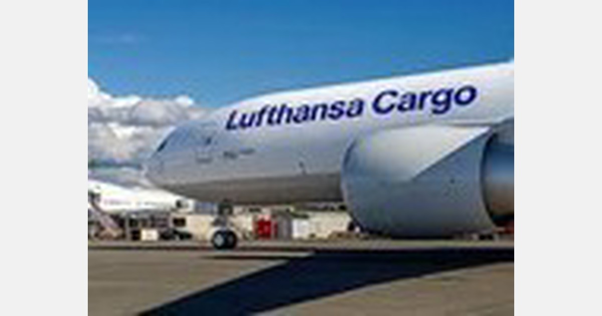 Lufthansa celebrates new cargo temperature tracking technology milestone