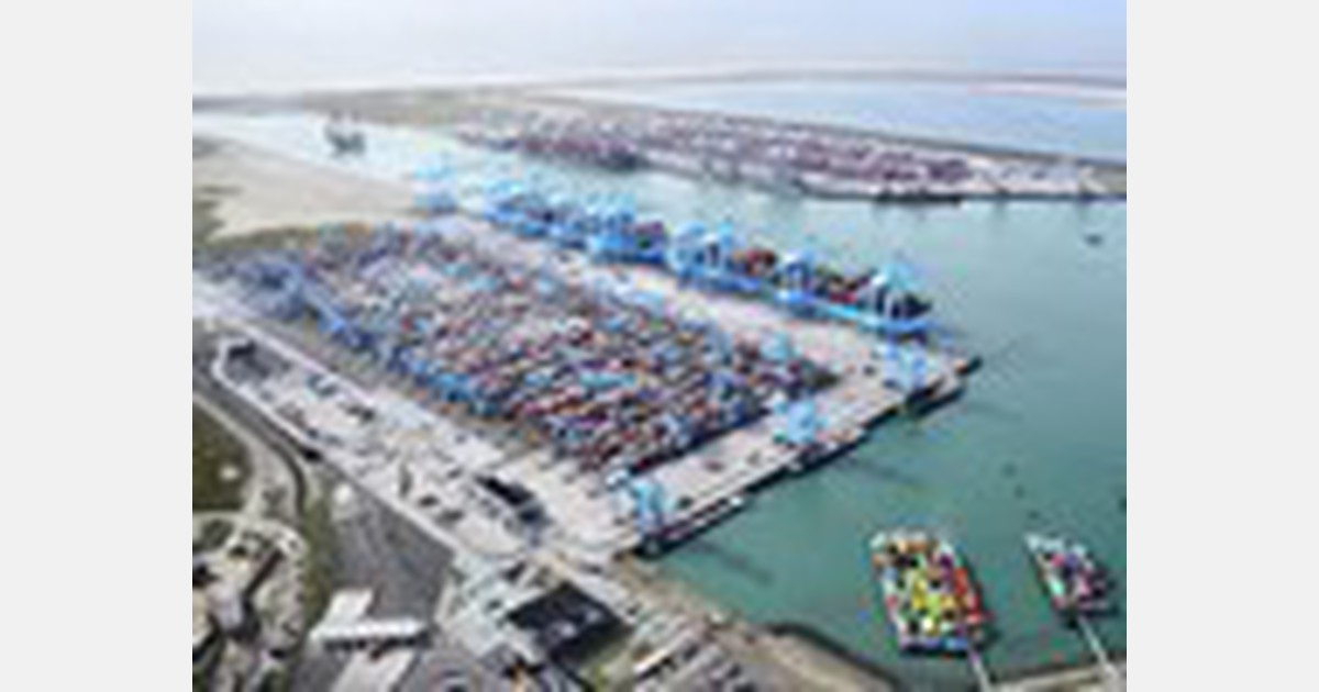 Slow growth for major box ports in 2022