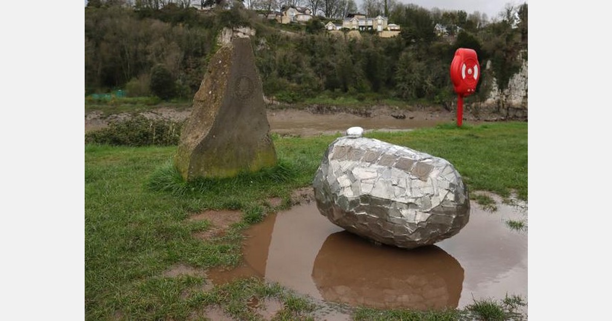 Welsh flabbergasted by 'pebble statue’ that looks like a 'baked potato ...