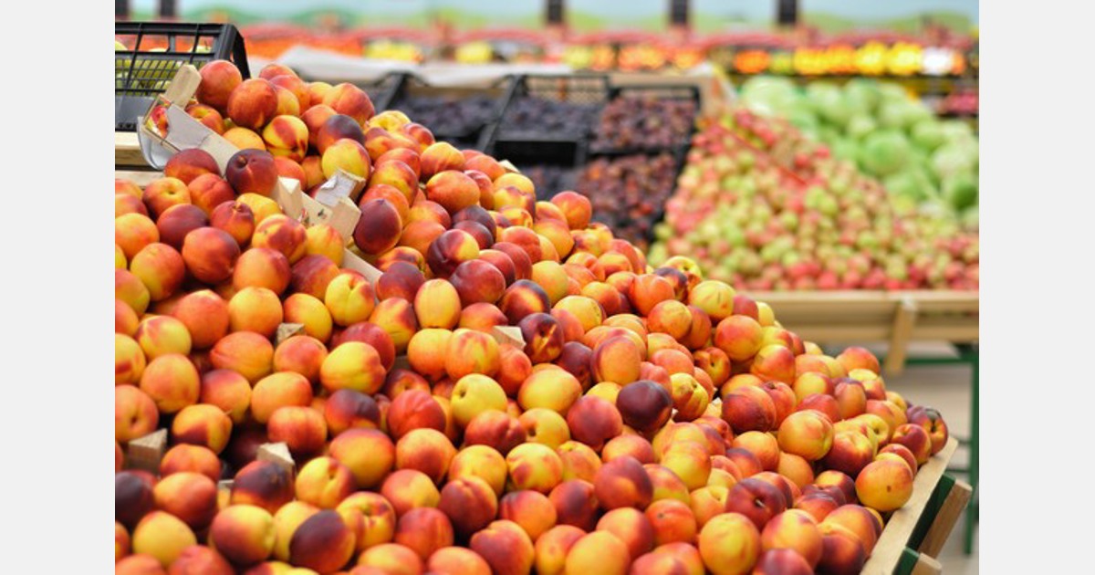 Peach and nectarine supplies still on the lighter side in Canada