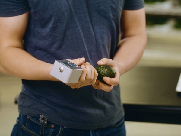 Avocado ripeness testing method tests fruit the way consumers do