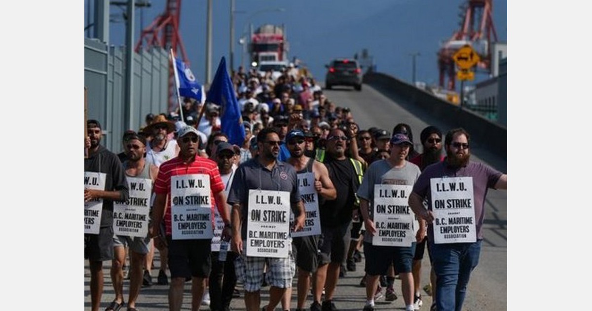 Canadian port strike talks resume after four-day intermission