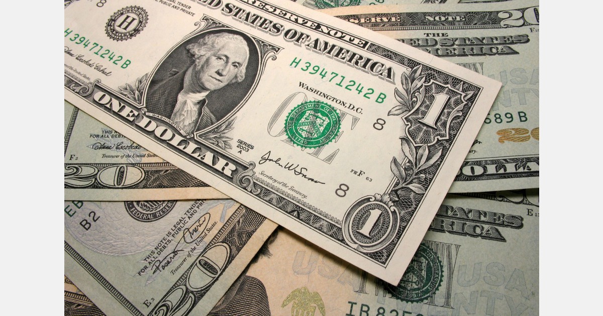 Dollar up due to increased trust in the labor market
