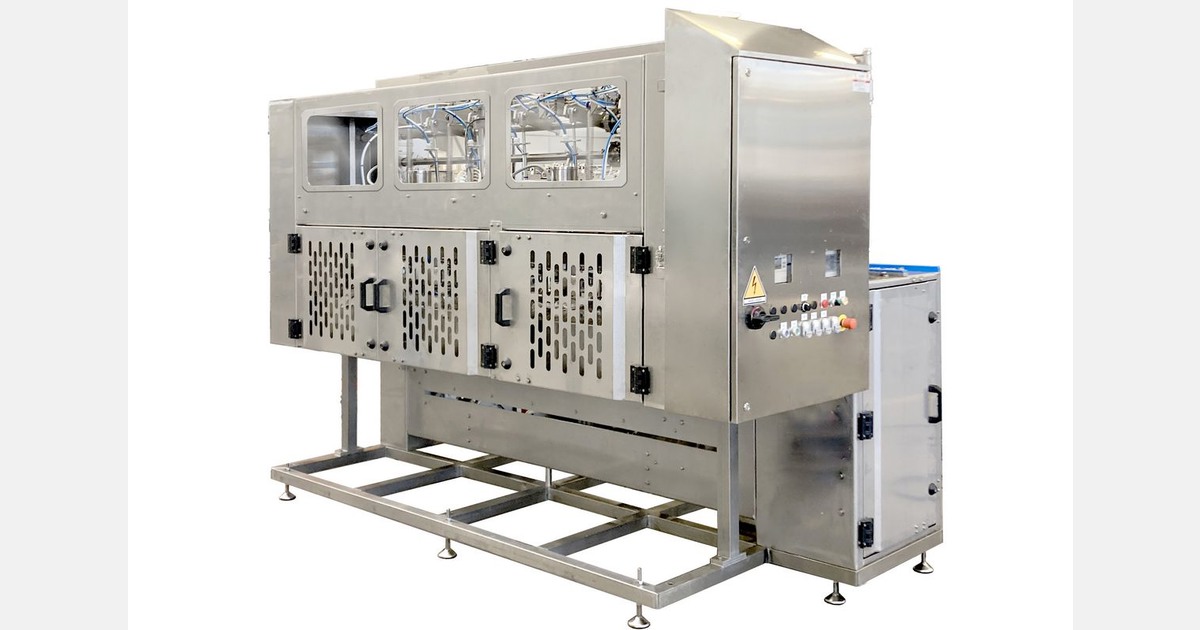 High-speed mango peeling machine makes debut