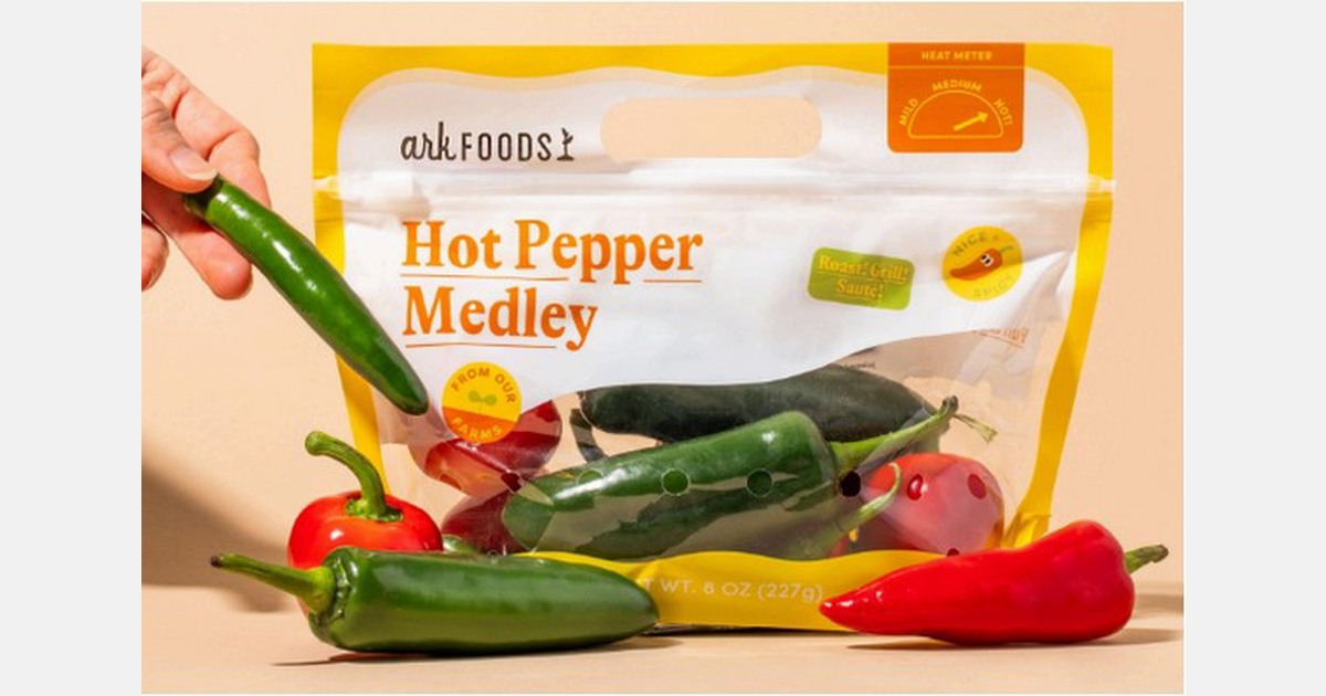 Pepper tote bags labeled with a spice meter