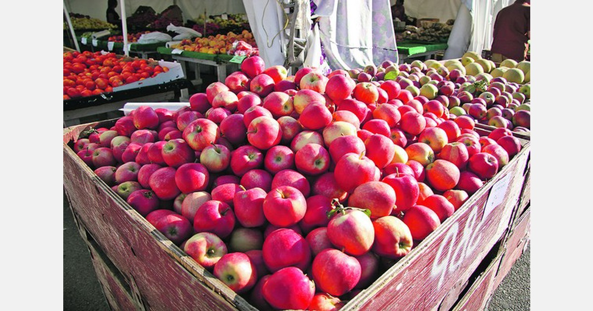 Closure of BC Tree Fruit impacts local markets and grocers