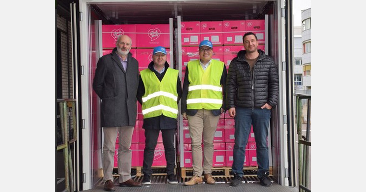 VOG exports the first Italian apples to Vietnam