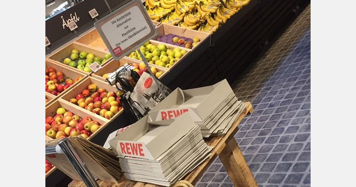 Supermarket introduces clever alternative for plastic fruit bags