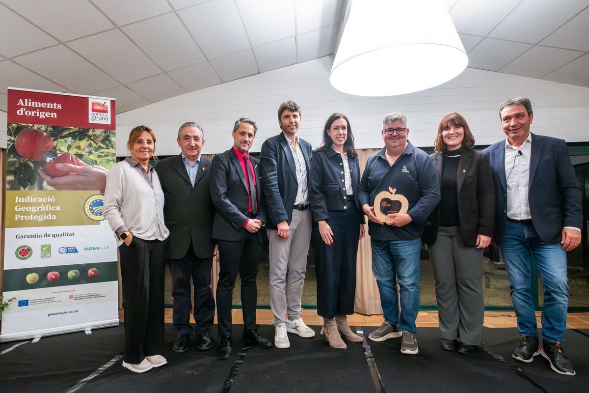 PGI Poma de Girona produces 83,500 tons, with the most diverse range of ...