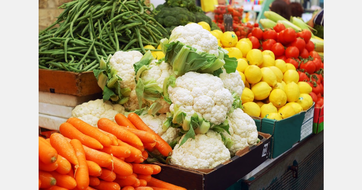 "A trophy to highlight initiatives increasing consumption of fresh ...