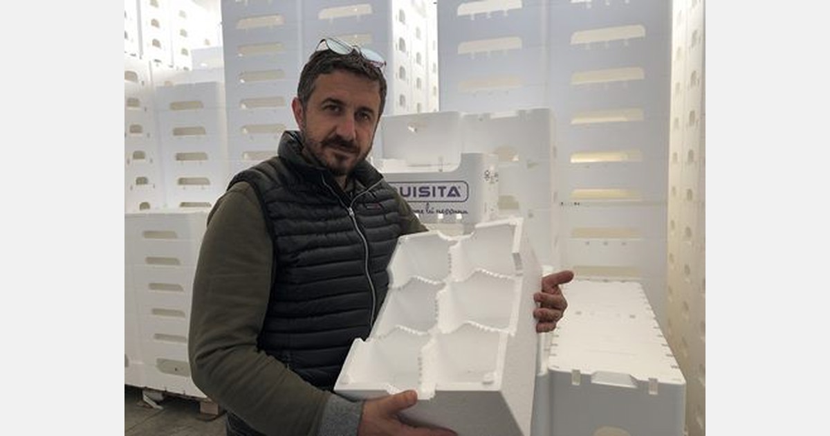 Polystyrene packaging suitable for table grapes