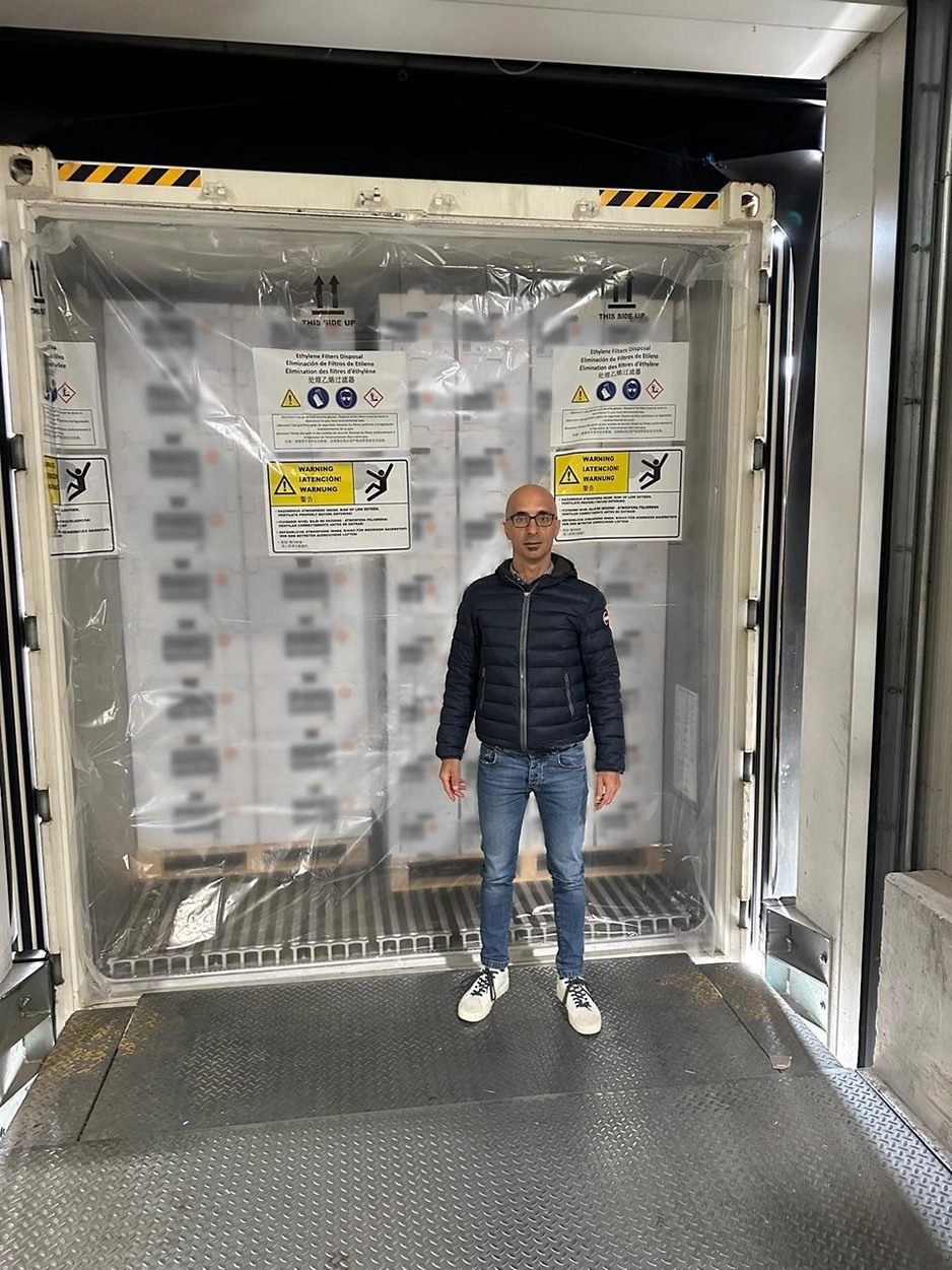 Italian apples shipped to India in controlled atmosphere containers