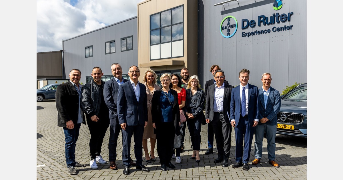 South Australian delegation visits the ‘De Ruiter Experience Center’
