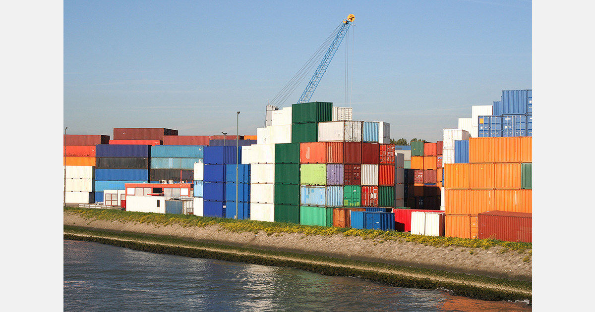 Mozambique's port of Beira expands reefer yard capacity