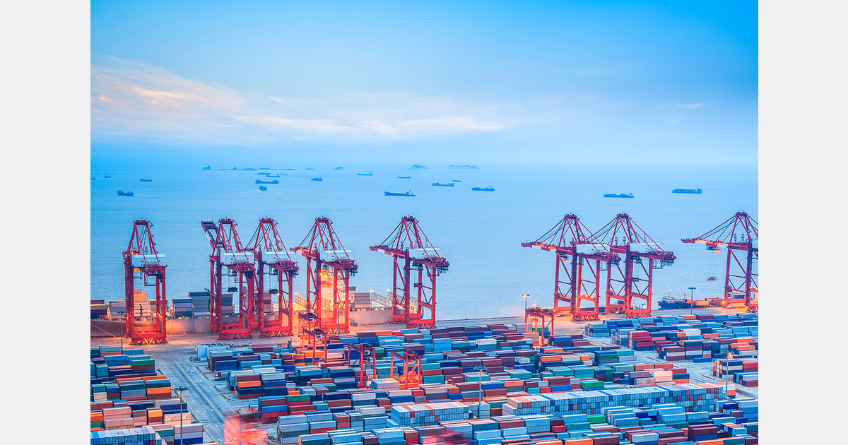 Drewry’s World Container Index decreased 13% to $4,168 per 40ft container