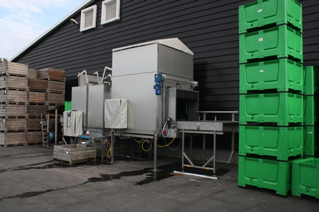 "Really clean crates through using a brushing unit for the crate washer"